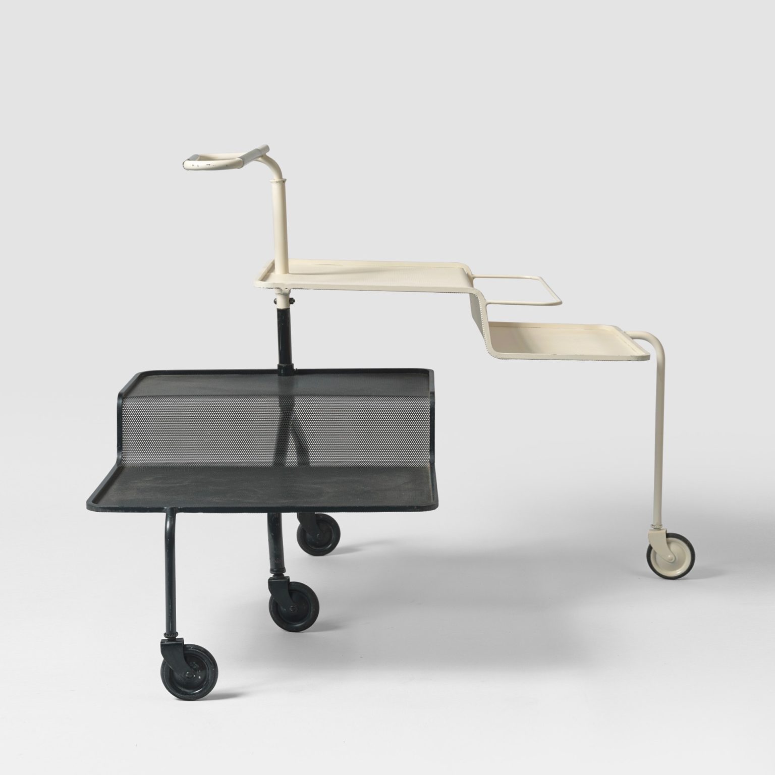 Mategot_table_jpg | Galerie Matthieu Richard